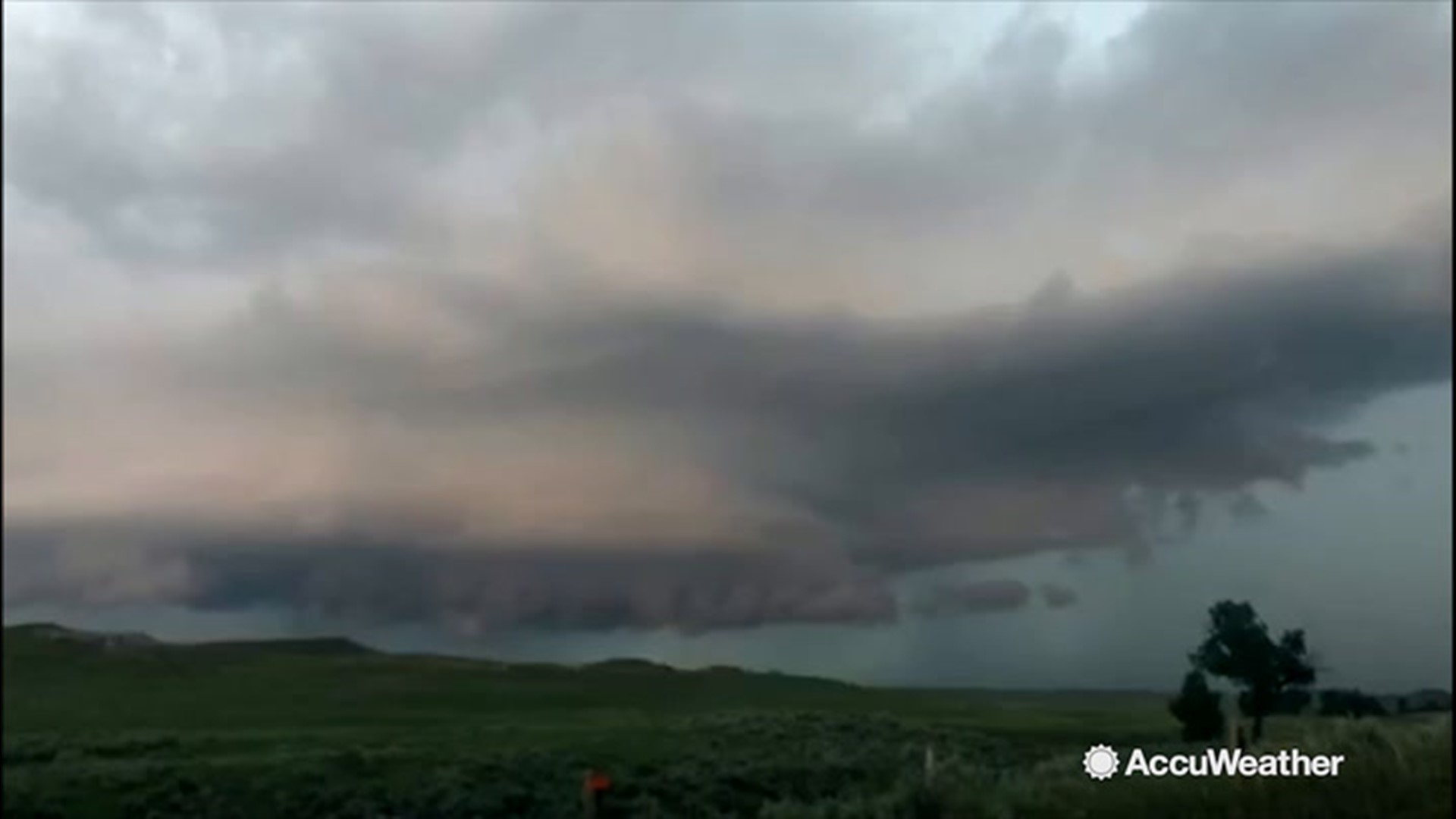 Mesmerizing time lapse of supercell transitioning into a shelf cloud ...