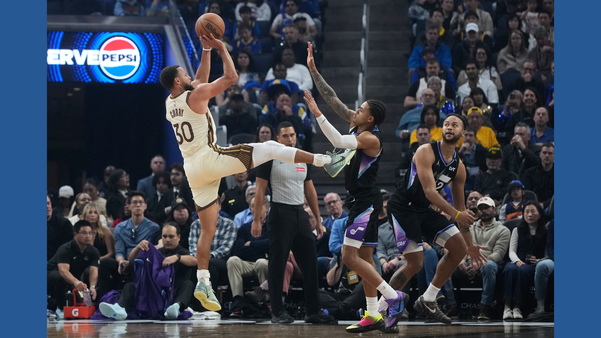 Stephen Curry scores 31 points as Warriors run away from Jazz 134-117 ...