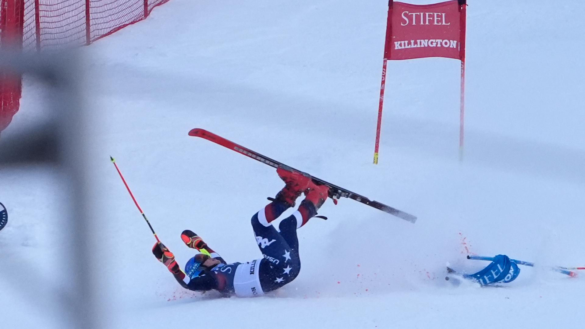Mikaela Shiffrin crashes during final World Cup giant slalom run ...