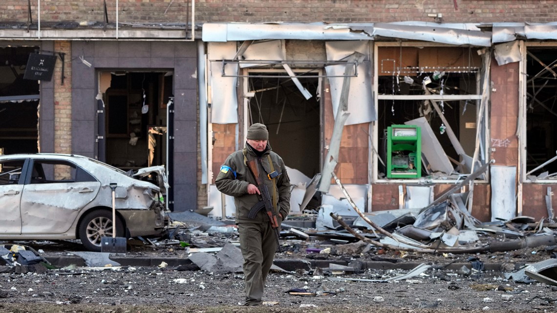 Fox reporter Benjamin Hall, injured in Ukraine, 'damn lucky ...