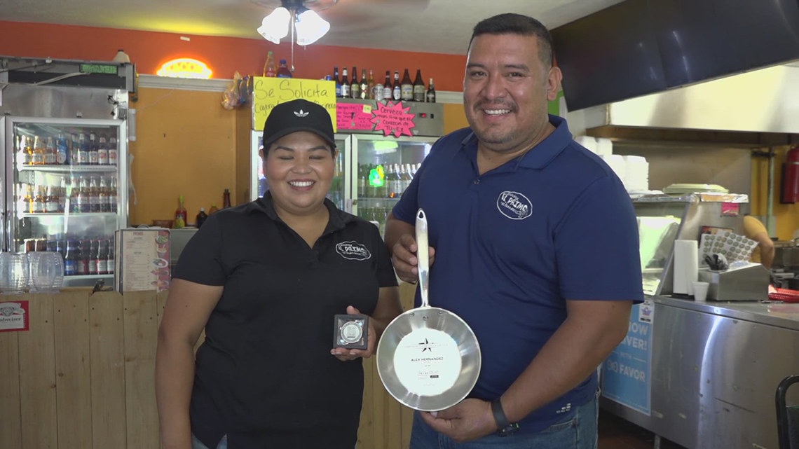 Tacos El Primo owners receive Outstanding Restaurateur of Year Award ...