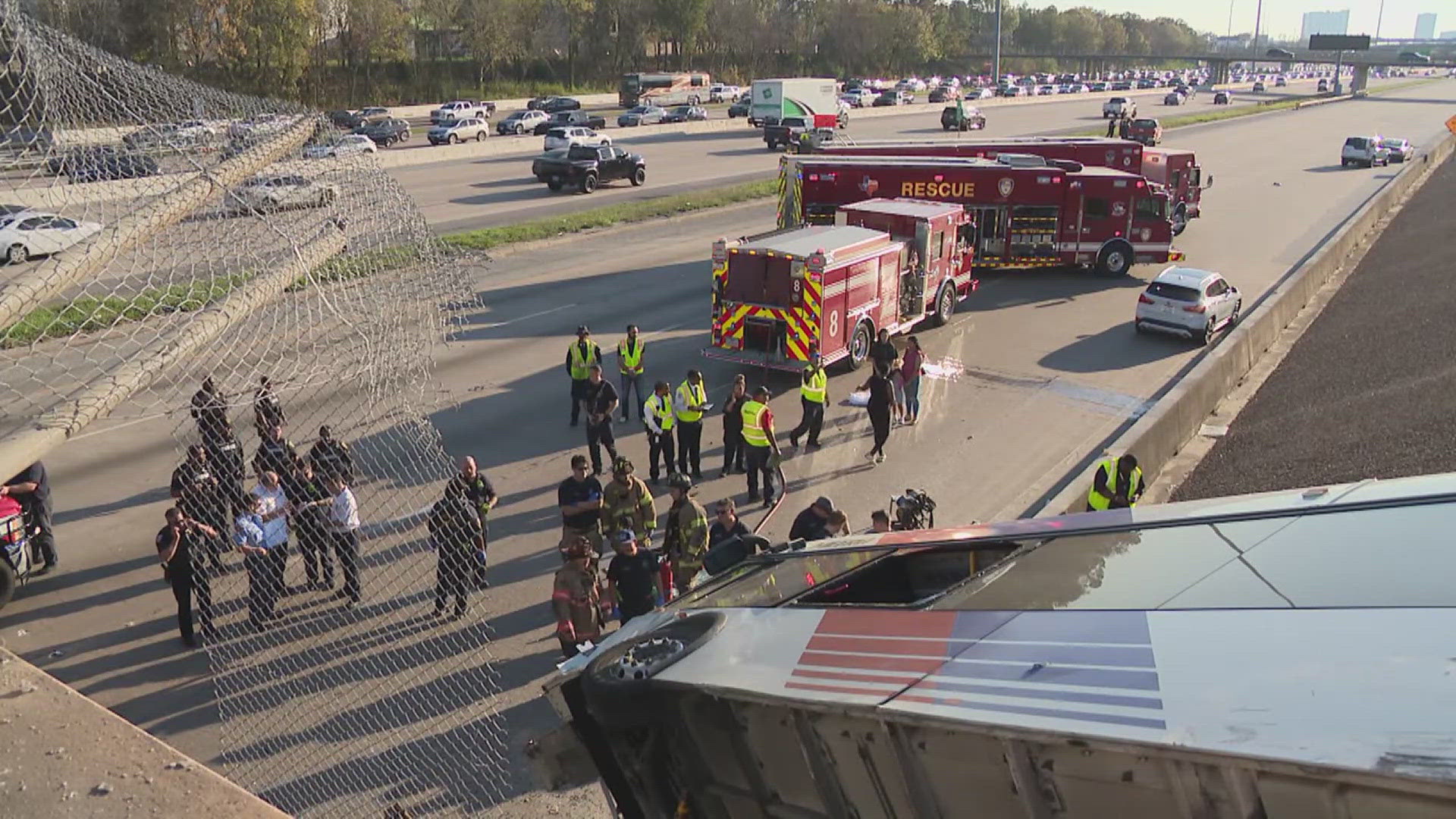 Houston METRO bus falls off Highway 288 overpass near Midtown after ...