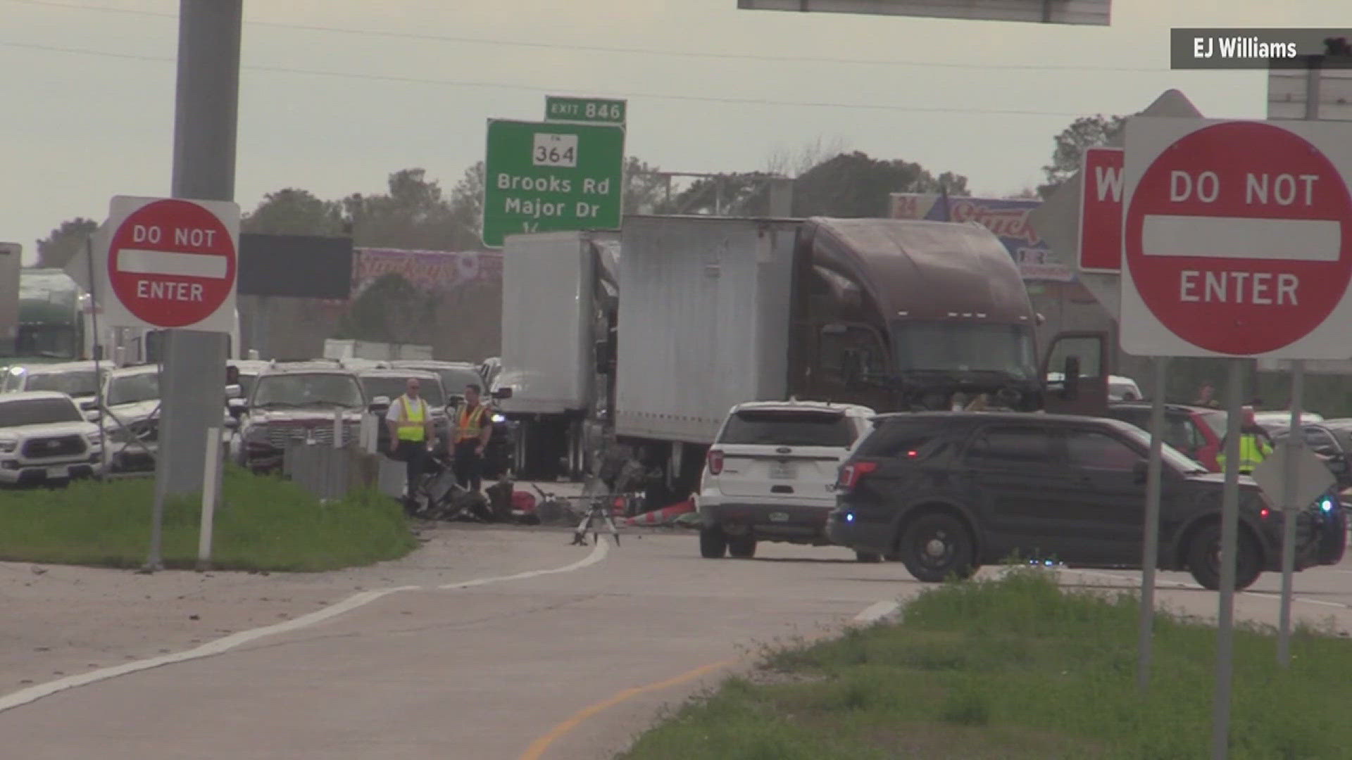 At least one dead in multi-vehicle crash on Interstate 10 near Walden ...