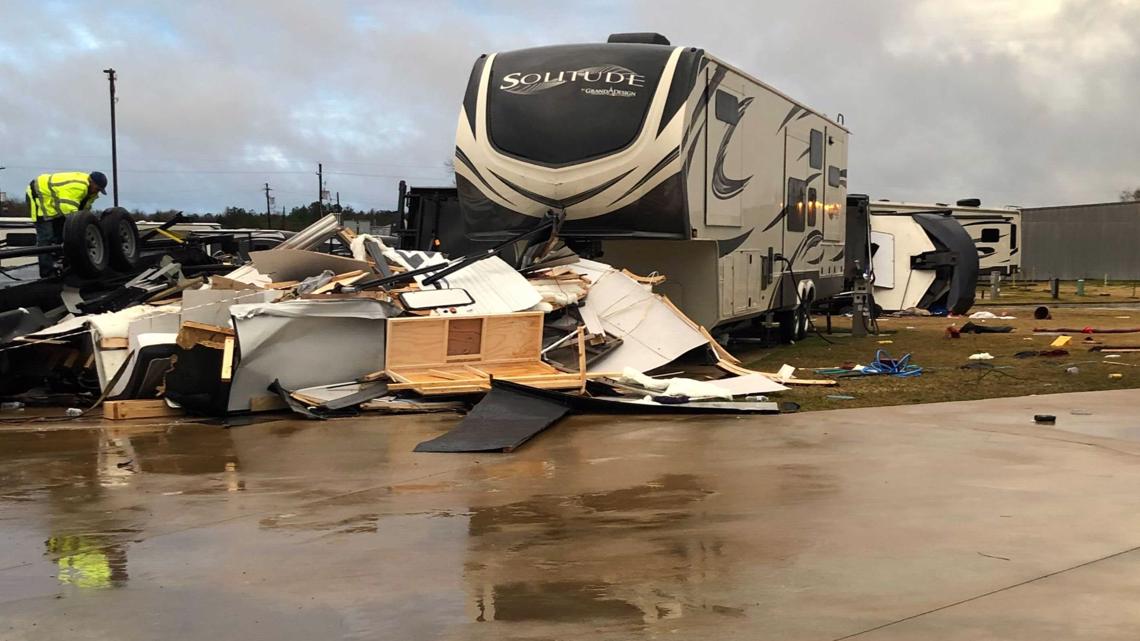 RVs damaged, overturned in heavy Saturday rainstorm in Beaumont ...