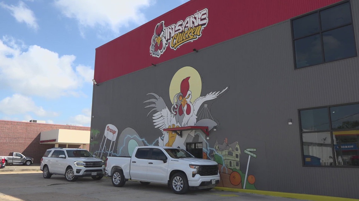 New restaurant 'Insane Chicken' serves 400 customers daily in Orange ...