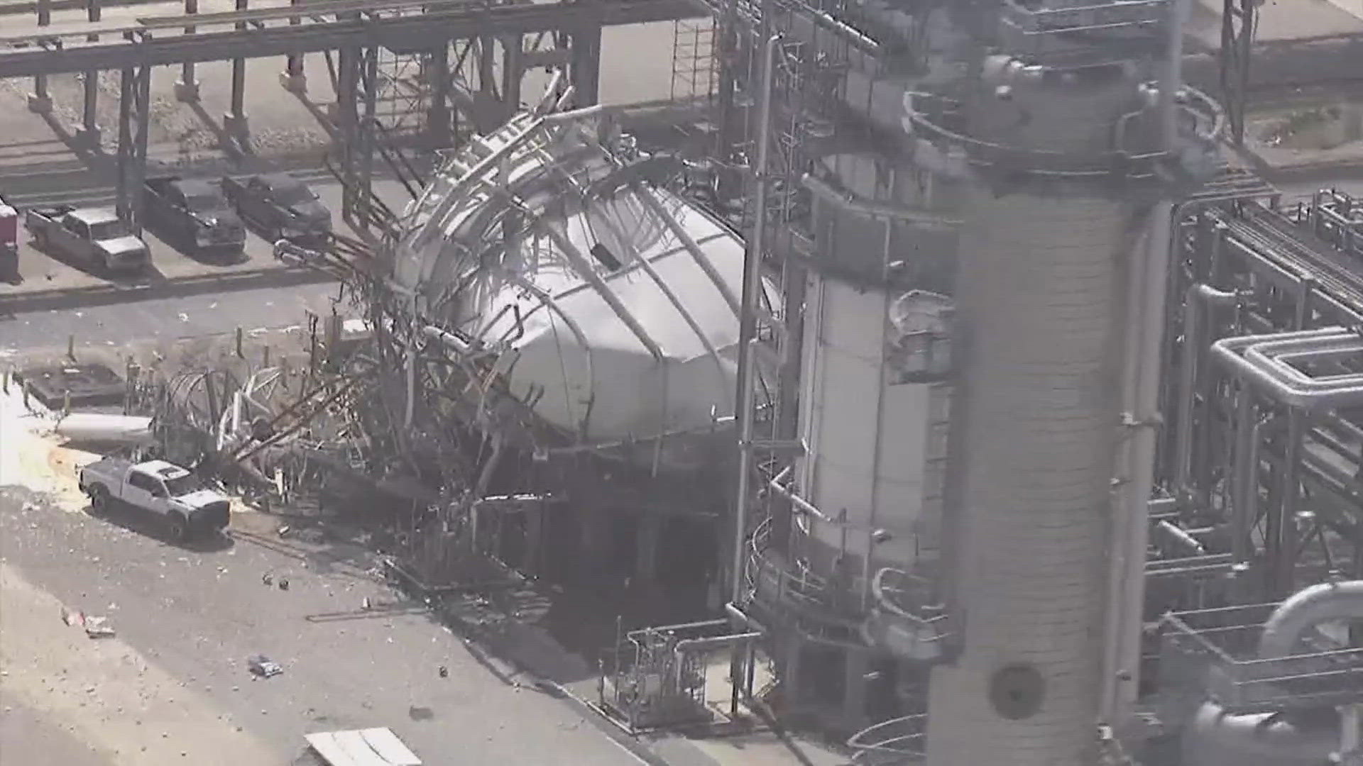 Three people hurt in Mont Belvieu explosion, plant fire, officials say ...