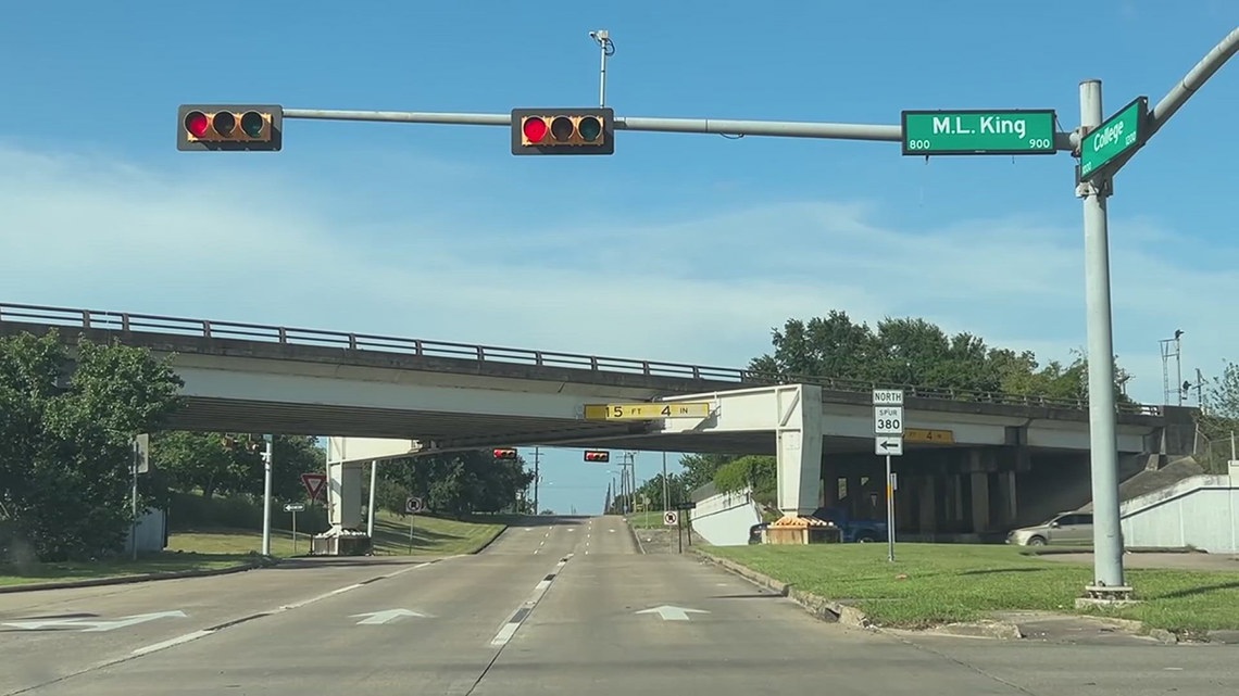 Beaumont adds new traffic light design for safety | 12newsnow.com