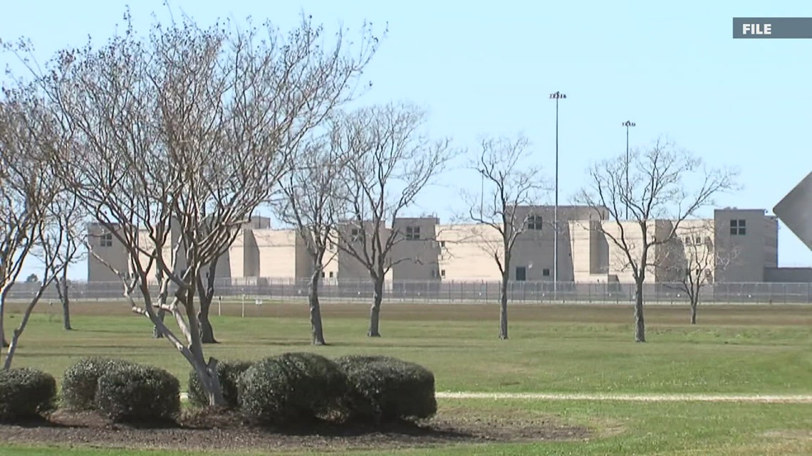 FBI investigation death of federal prison inmate at FCI Beaumont ...