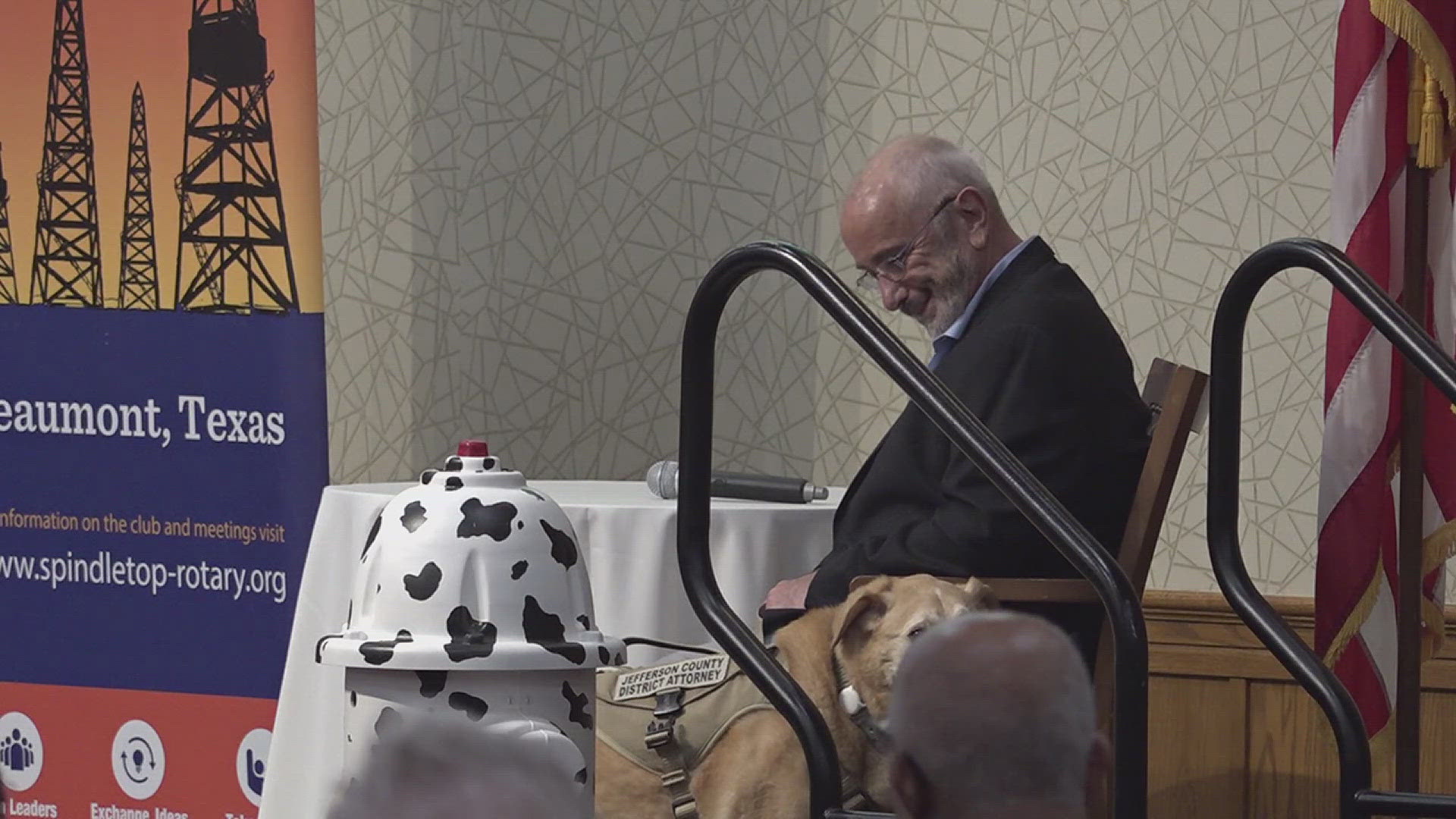 Beaumont honors Jimmy Singletary with celebrity roast | 12newsnow.com