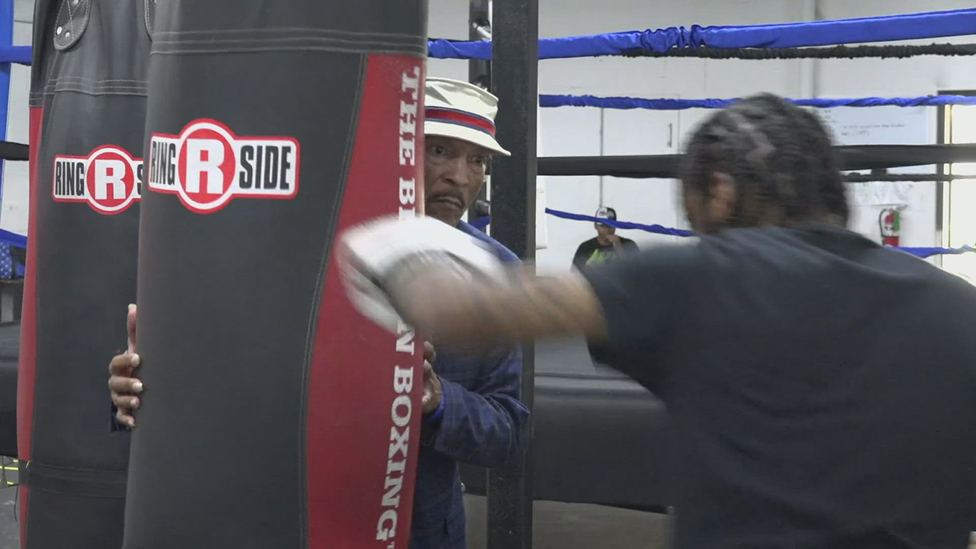 Port Arthur man hoping to help SE Texas teens through boxing ...