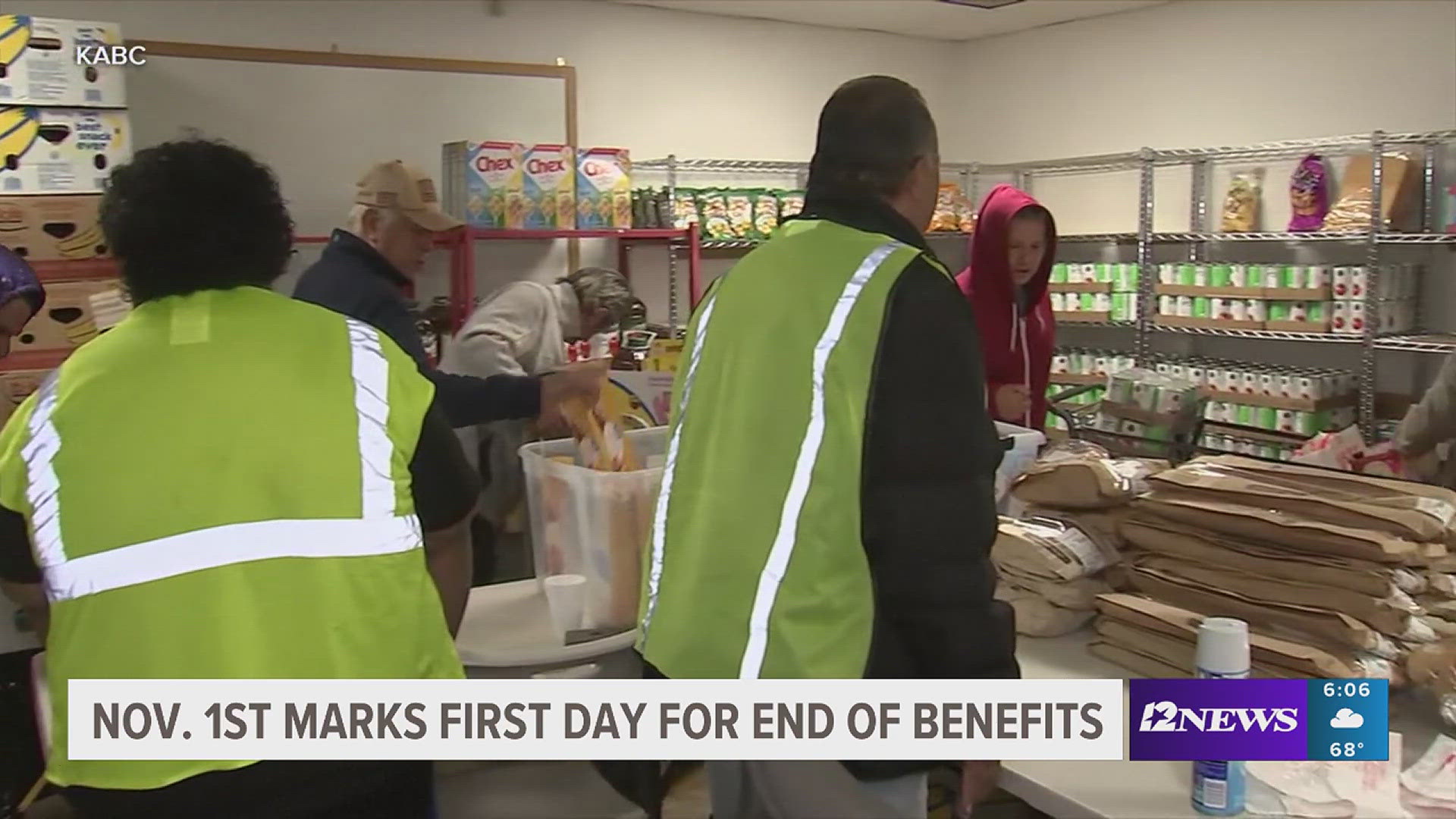 SNAP benefits cut off during shutdown, driving long lines at food ...