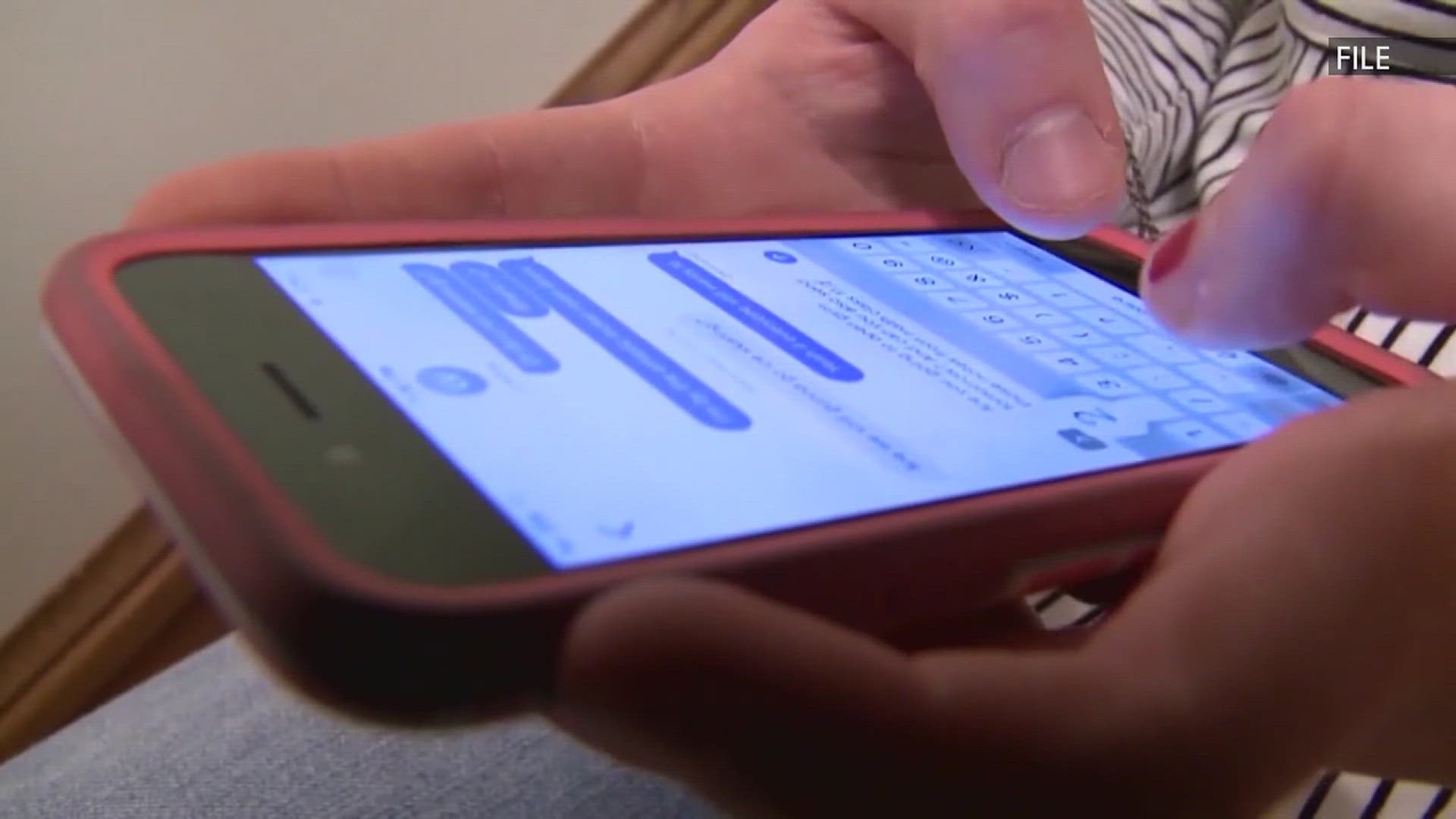 Texas bans personal devices in classrooms under new law | 12newsnow.com