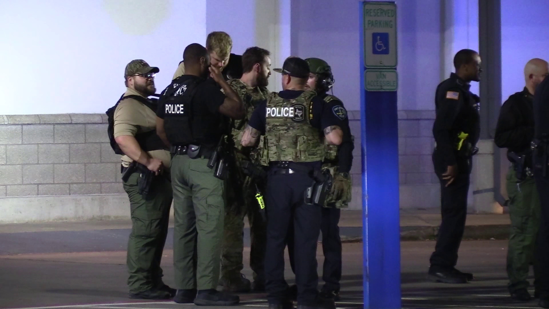 Teens caught trying to reportedly steal guns from Academy Sports ...