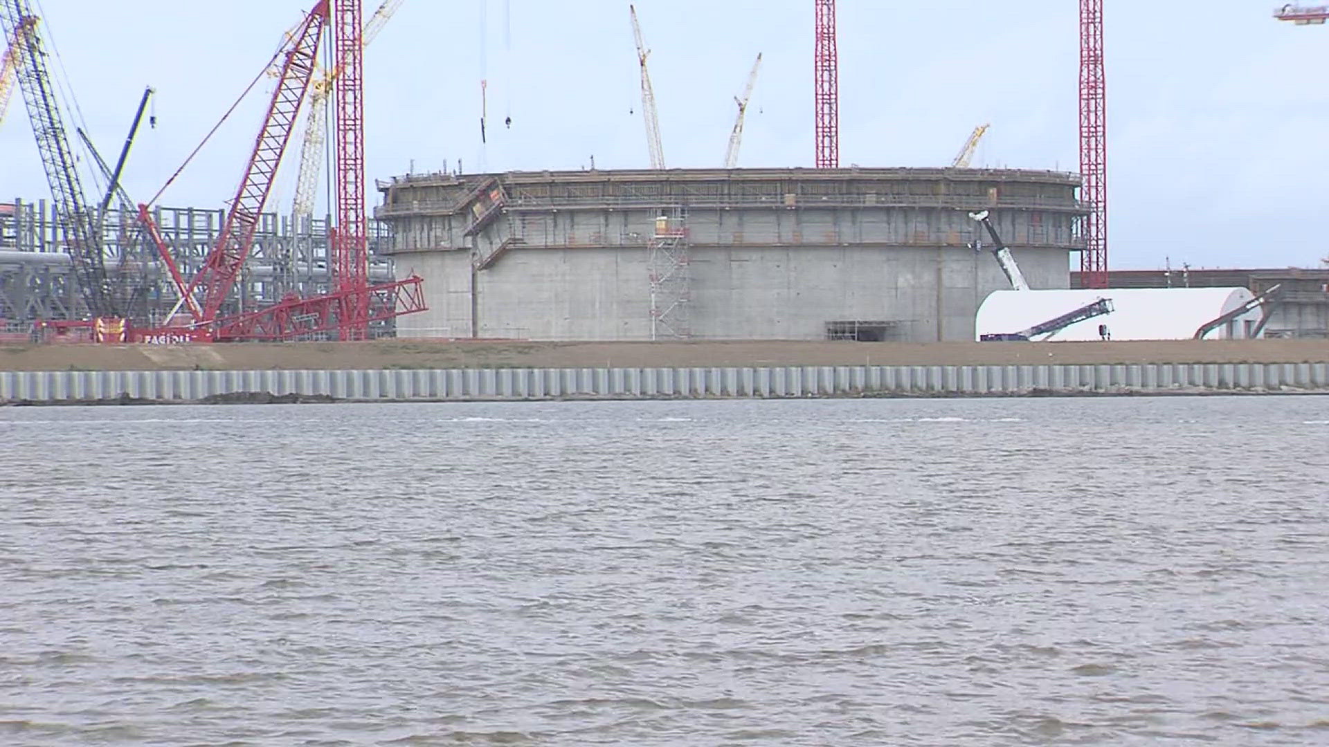 Families subpoena agencies in Port Arthur LNG scaffold collapse case | 12newsnow.com