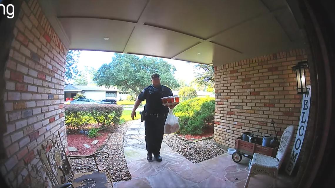 Beaumont Police officer completes Door Dash delivery | 12newsnow.com