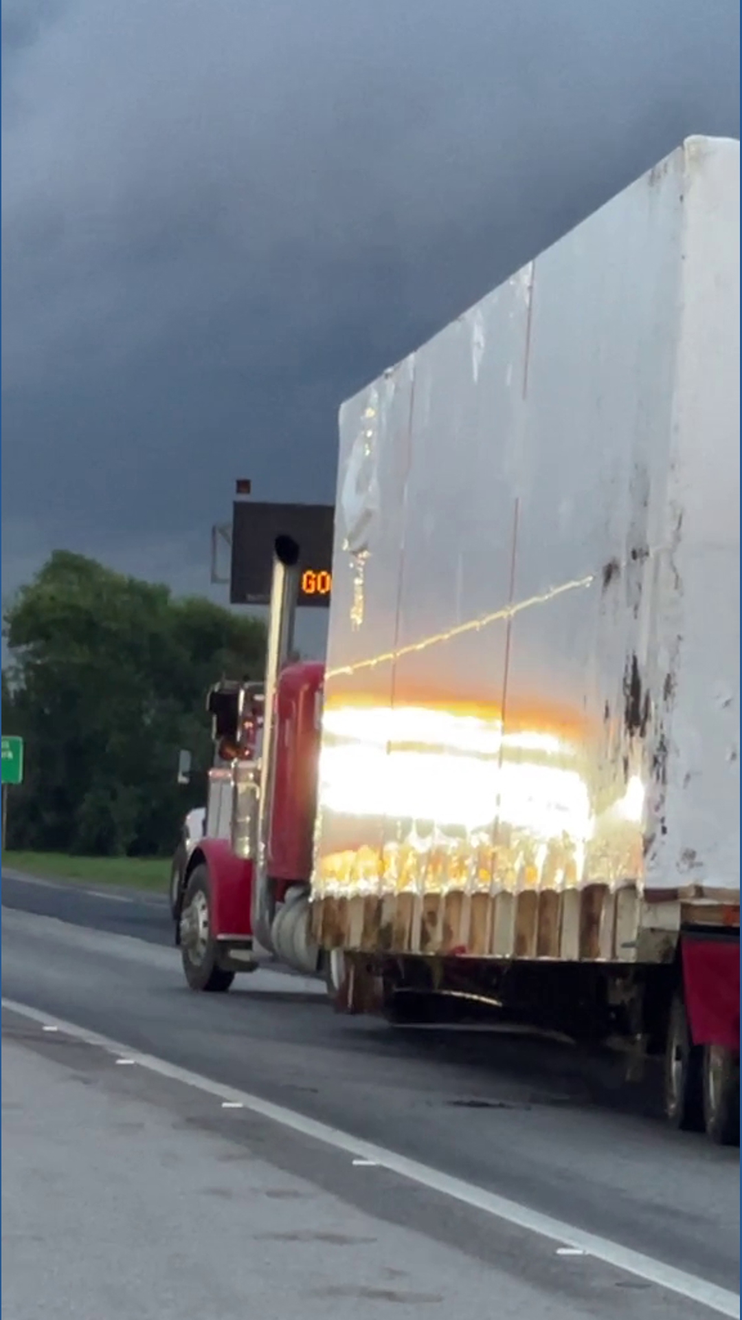 Truck gets stuck, shuts Texas Highway 73 for 12 hours | 12newsnow.com