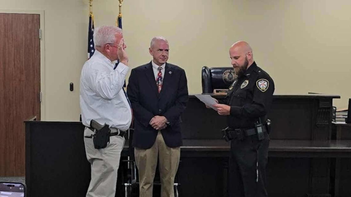 Rod Carroll officially steps into new role as Nederland Police Chief ...