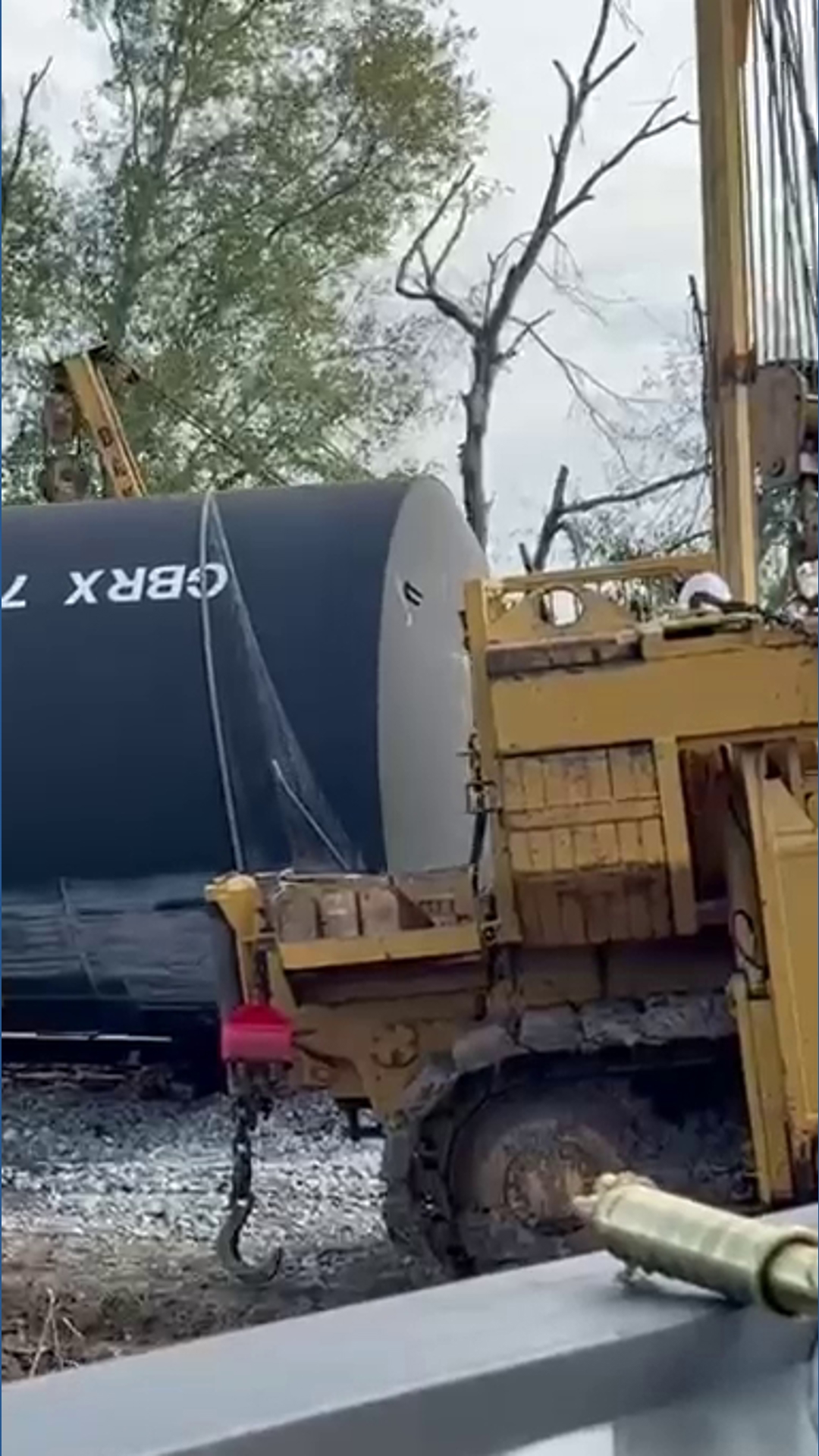 Cleanup underway after 17 Union Pacific rail cars derail in West Orange ...