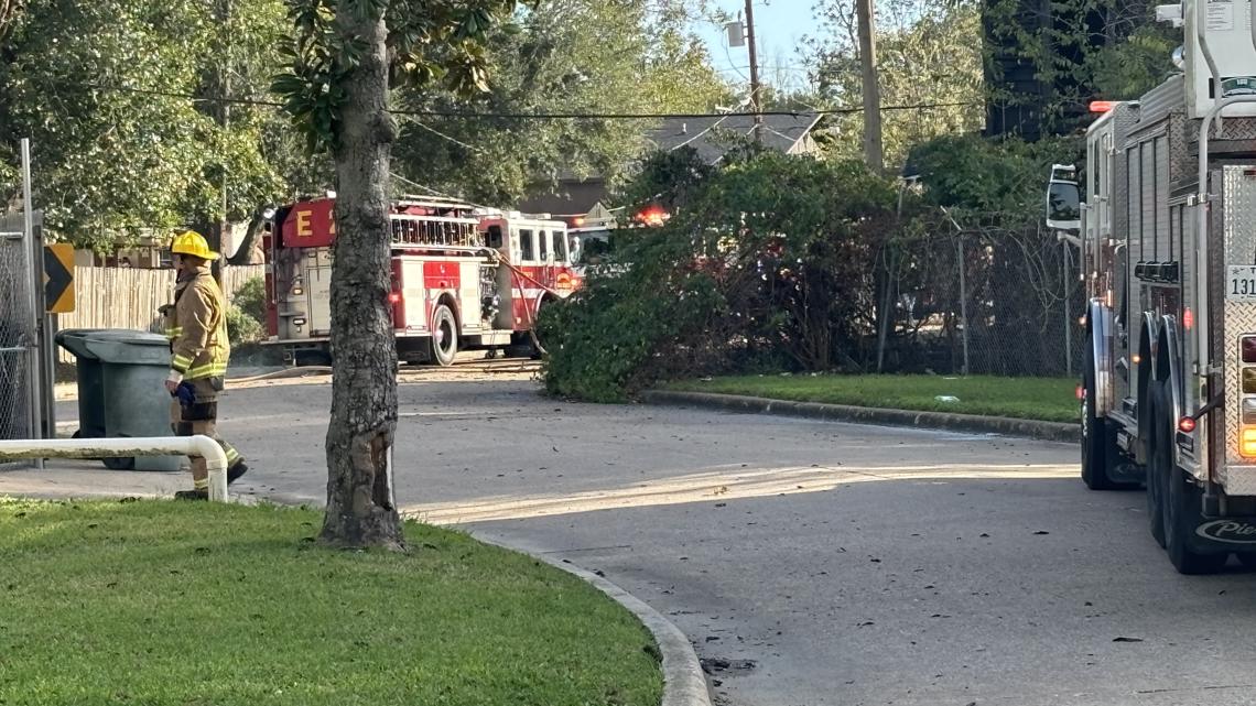 Beaumont firefighters battle full involved house fire | 12newsnow.com