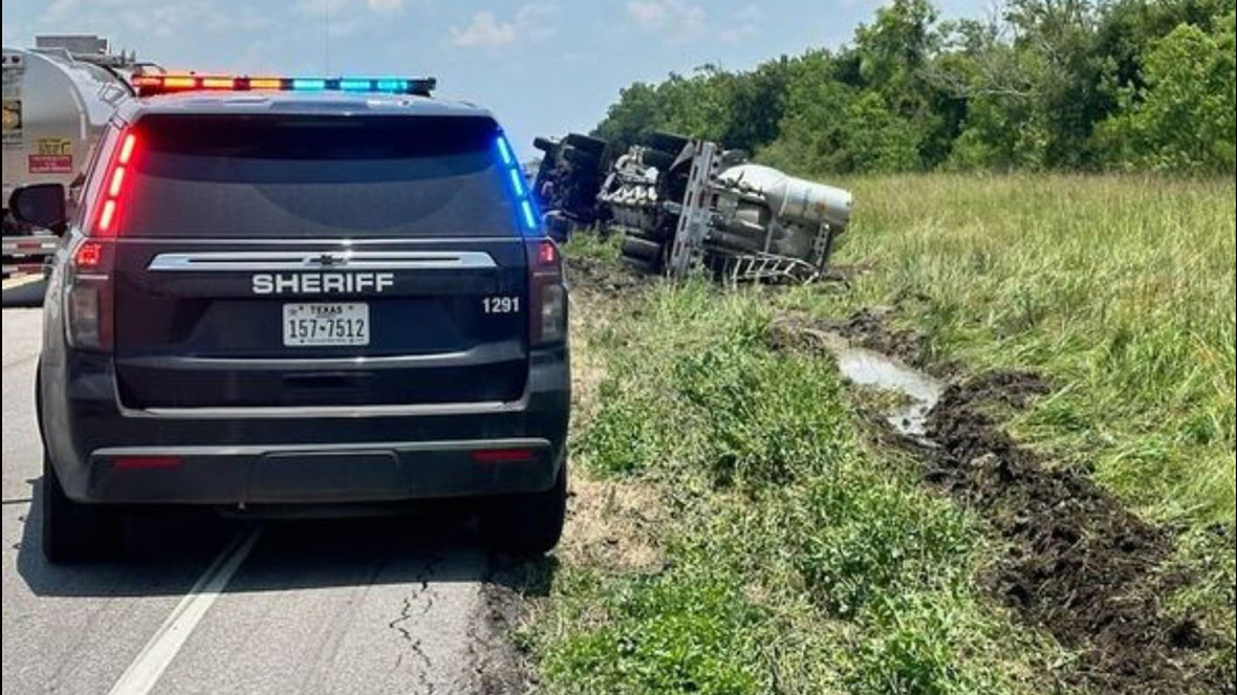 18-wheeler rollover wreck on I-10 East causes traffic delays ...