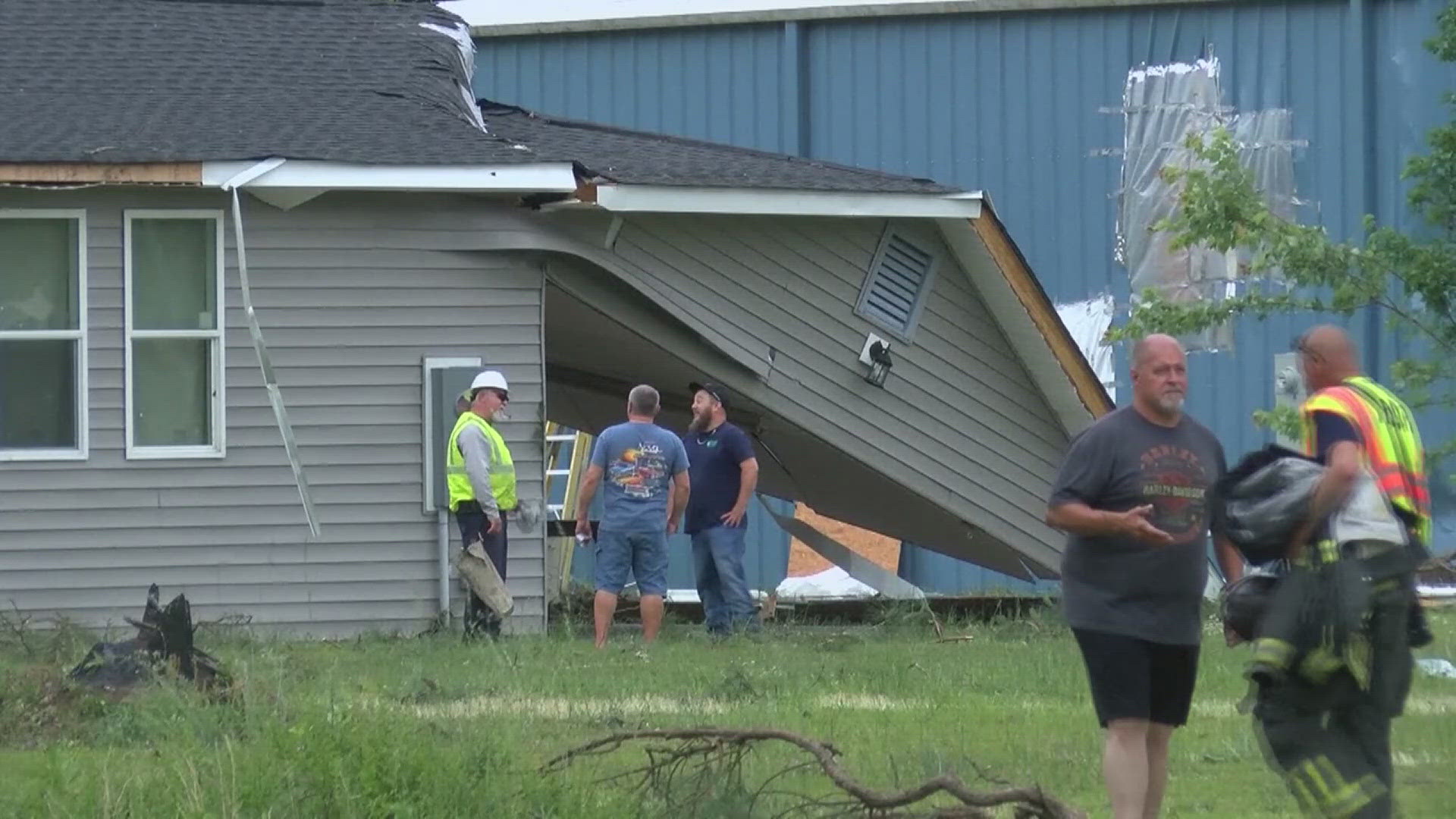 Storms bring power outages across Southeast Texas | 12newsnow.com