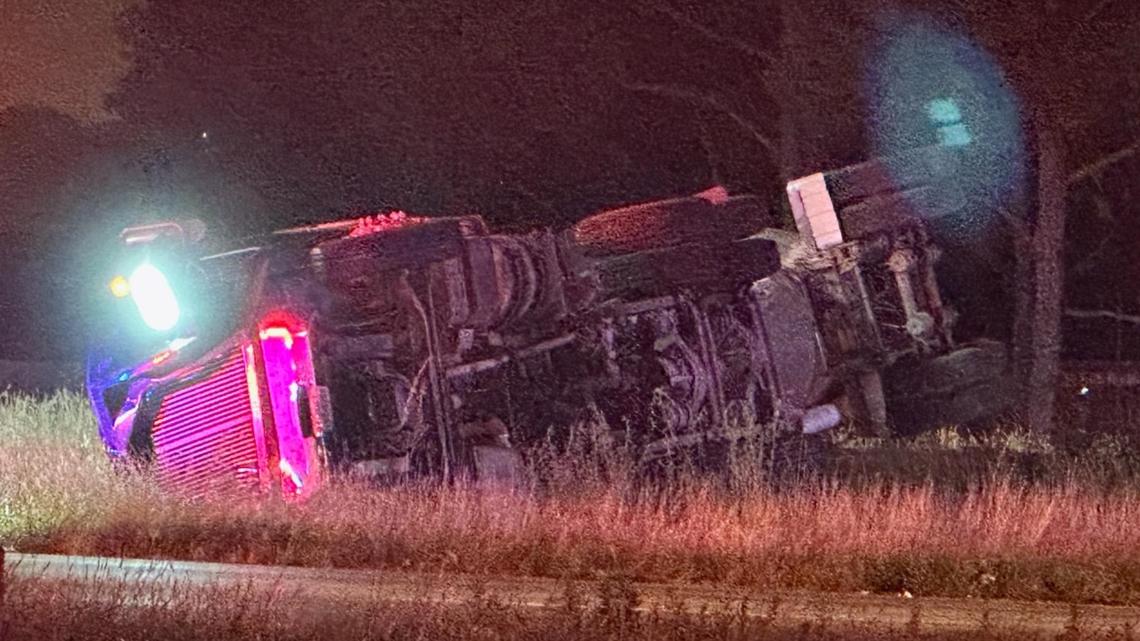 Multiple people dead in 18-wheeler wreck in Port Arthur | 12newsnow.com