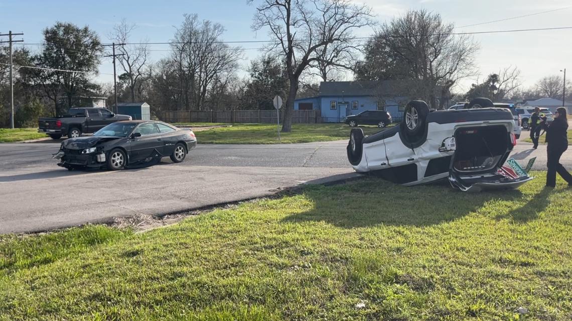 Port Arthur Police car involved in crash | 12newsnow.com