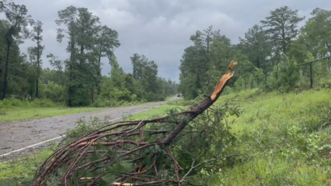 People across Southeast Texas report damage from Tropical Storm Beryl ...
