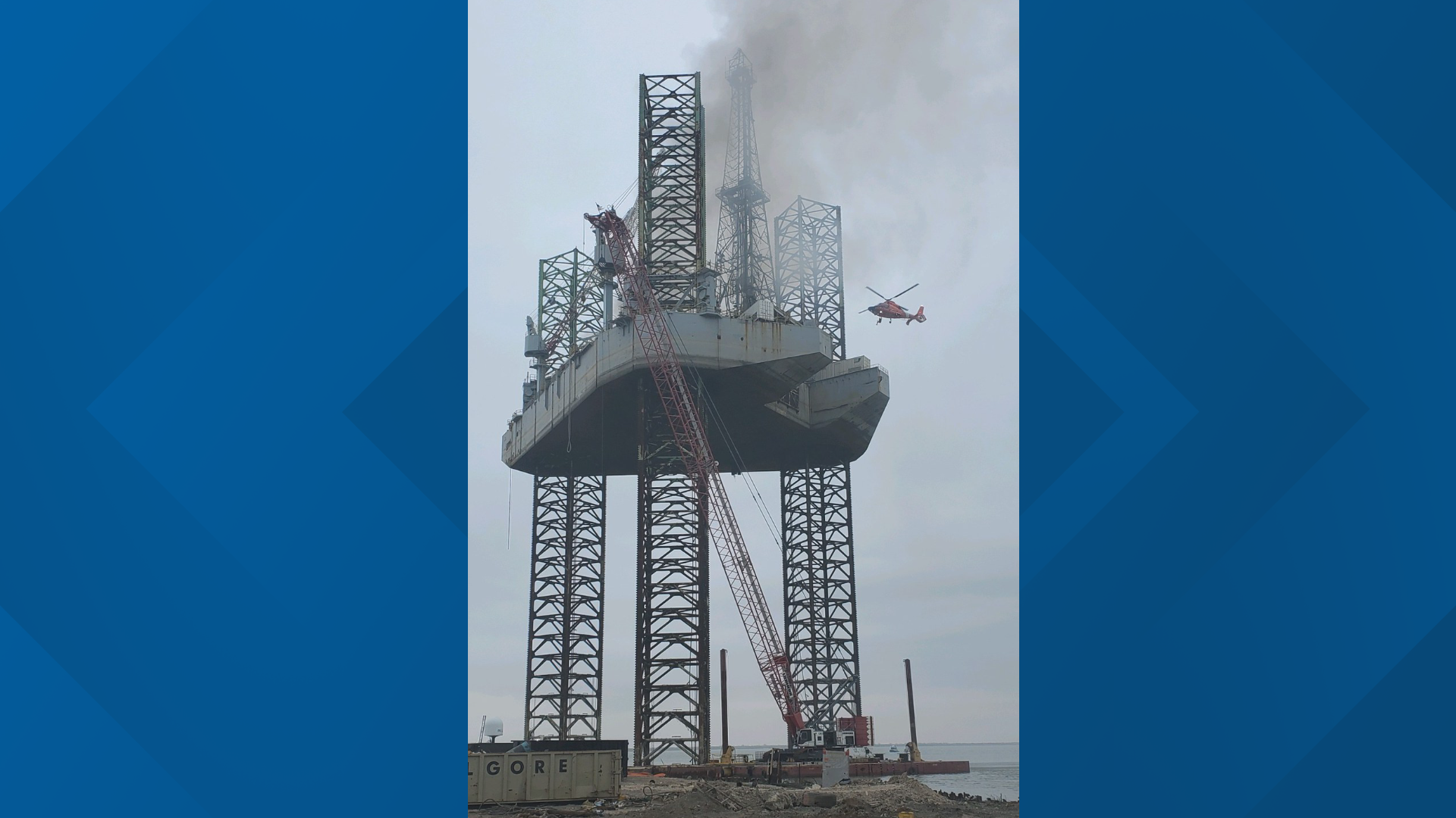 Helicopter rescues 9 workers from Texas oil rig fire in shipyard ...