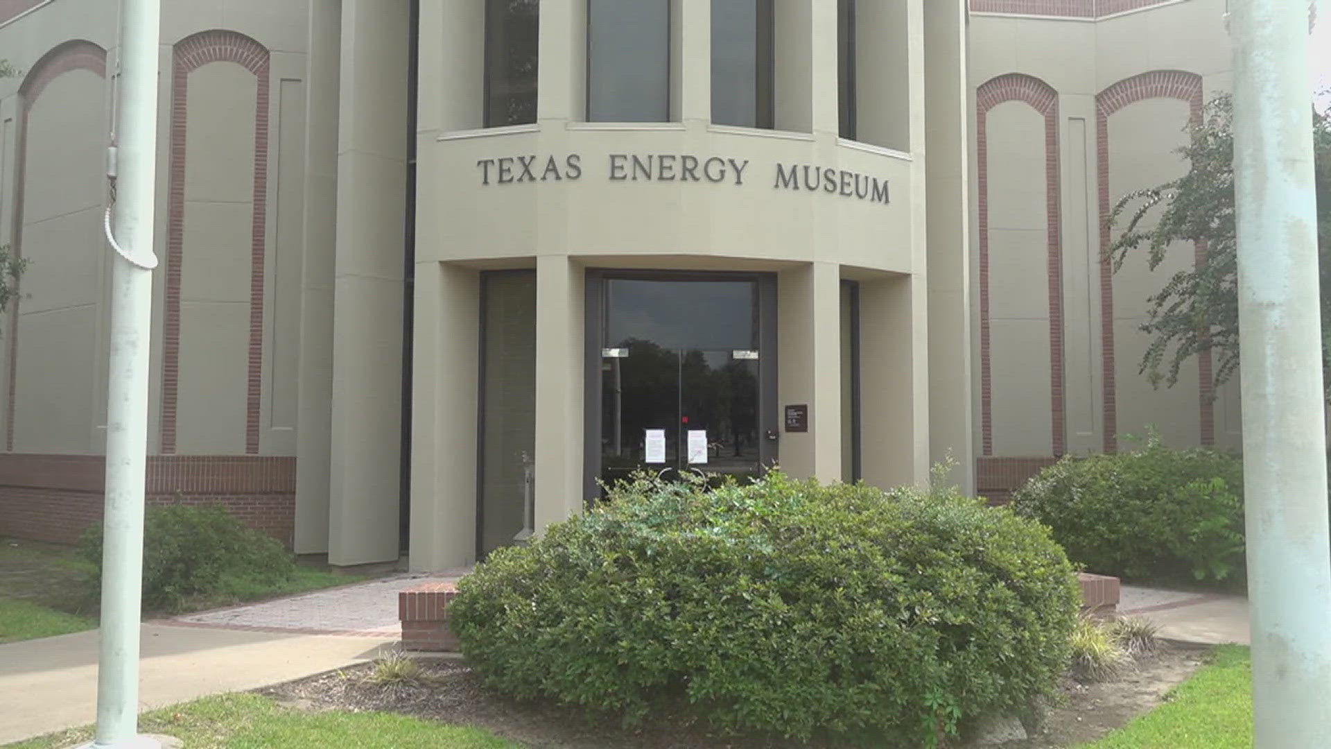 Texas Energy Museum temporatily closes after major water leak causes $100K in damage | 12newsnow.com