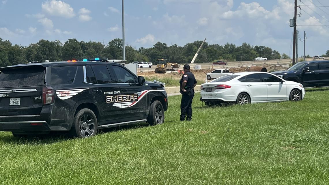 Police chase ends in crash near Interstate 10; two suspects sought ...