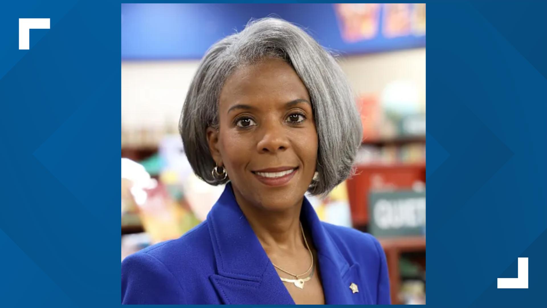 Dr. Shannon Allen wins Region 5 Superintendent of the Year | 12newsnow.com