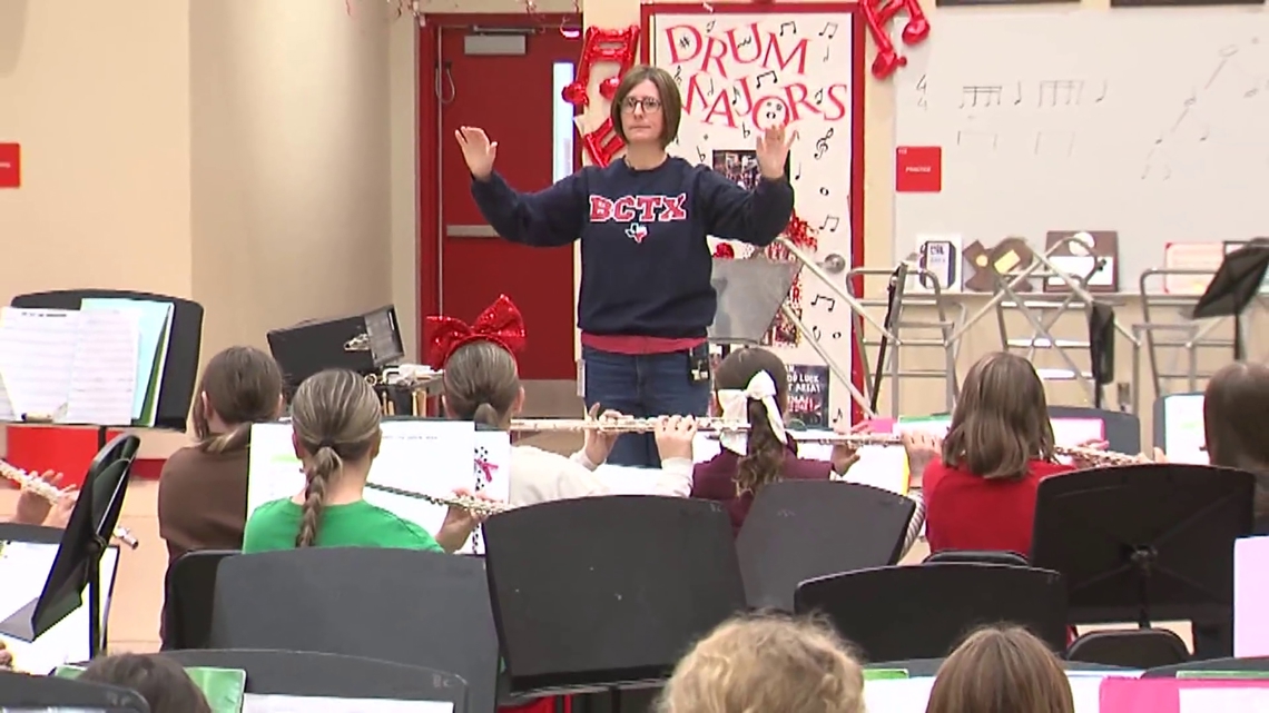Bridge City band director receives Golden Apple Award | 12newsnow.com