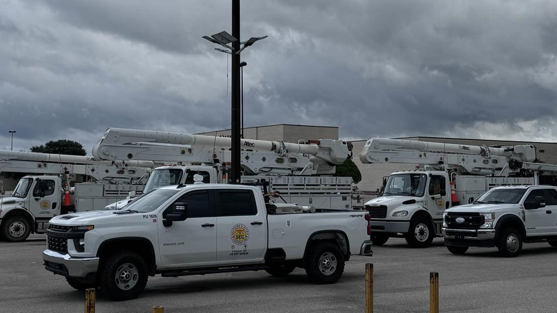 Entergy stages trucks at Central Mall as Francine nears Louisiana ...