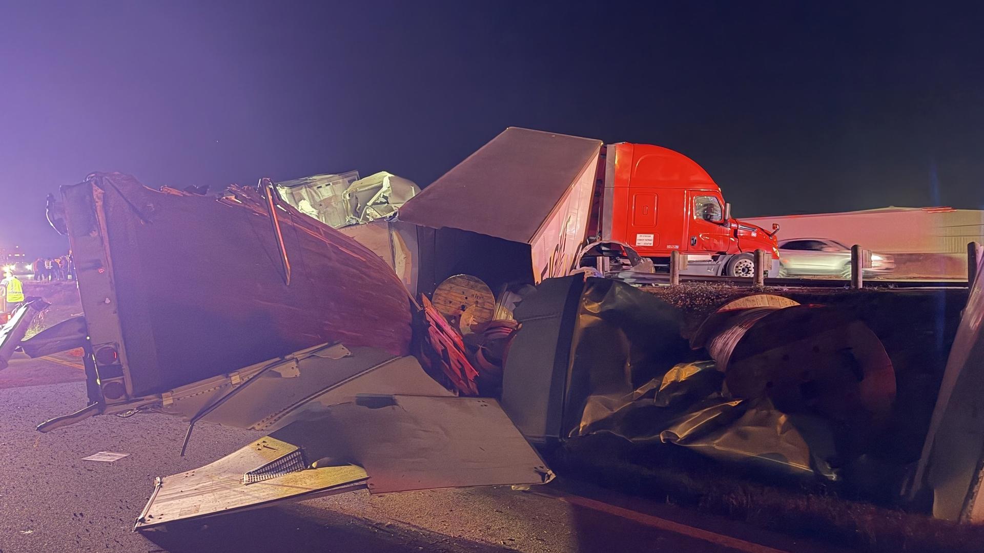 Wreck involving two 18-wheelers closes down I-10 service road near mile ...