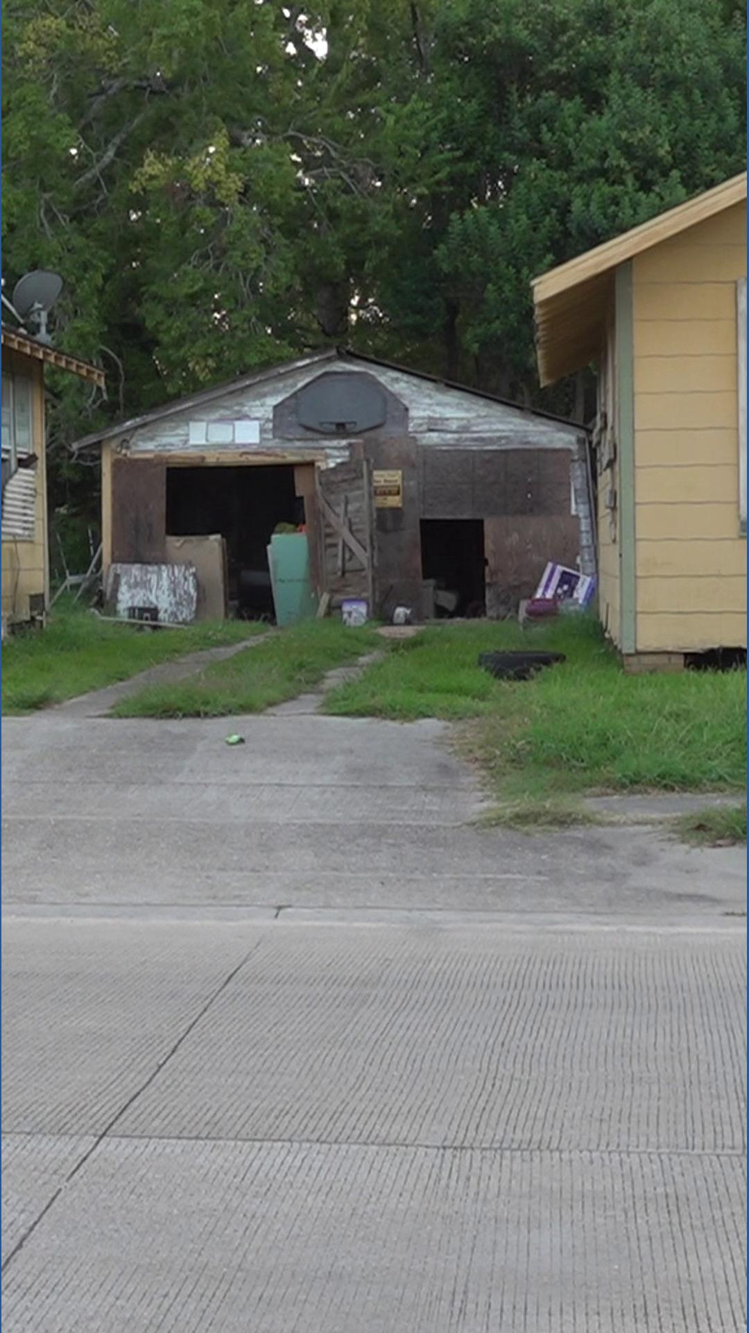 Decomposed body found in structure behind Beaumont house | 12newsnow.com