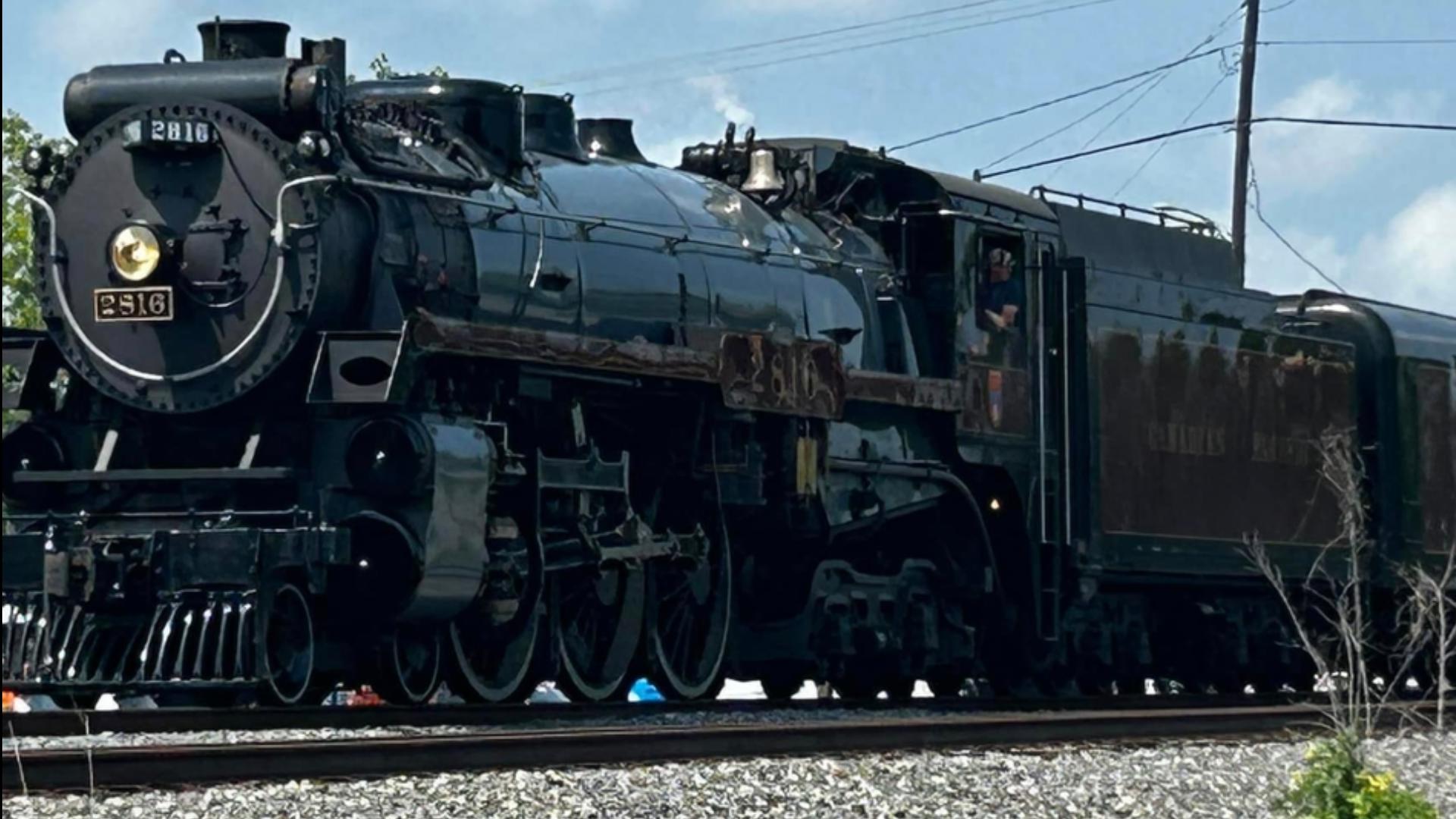 1930's steam engine passes through Southeast Texas | 12newsnow.com
