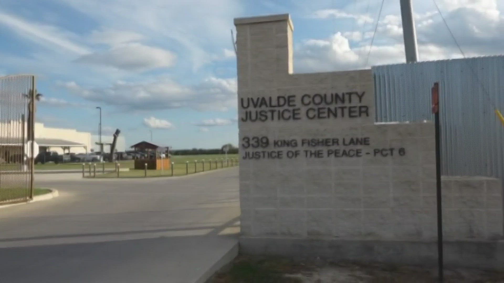 Uvalde County Jail releases murder suspect due to medical expenses ...