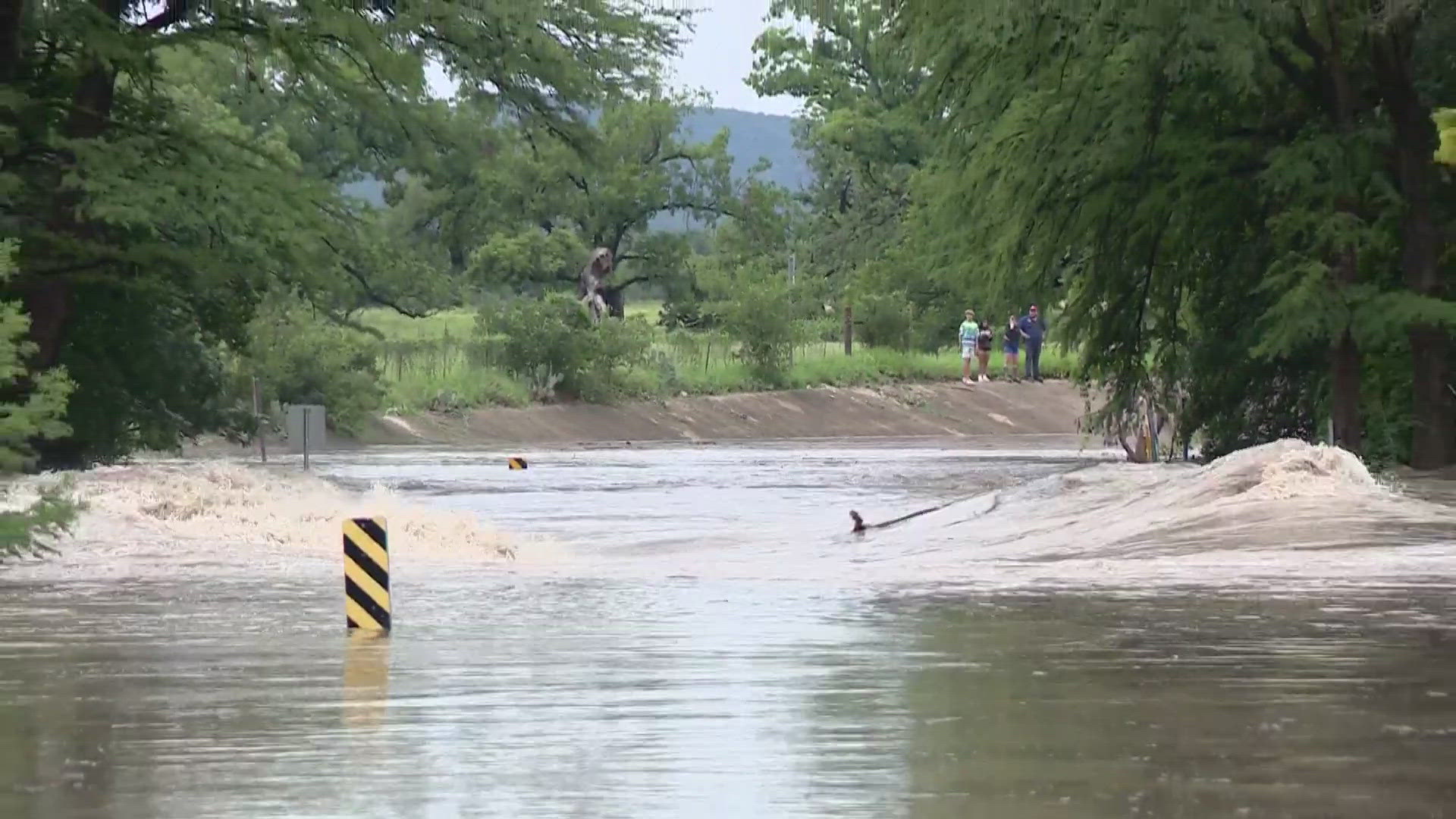 Frio River floods Uvalde County, evacuations underway | 12newsnow.com