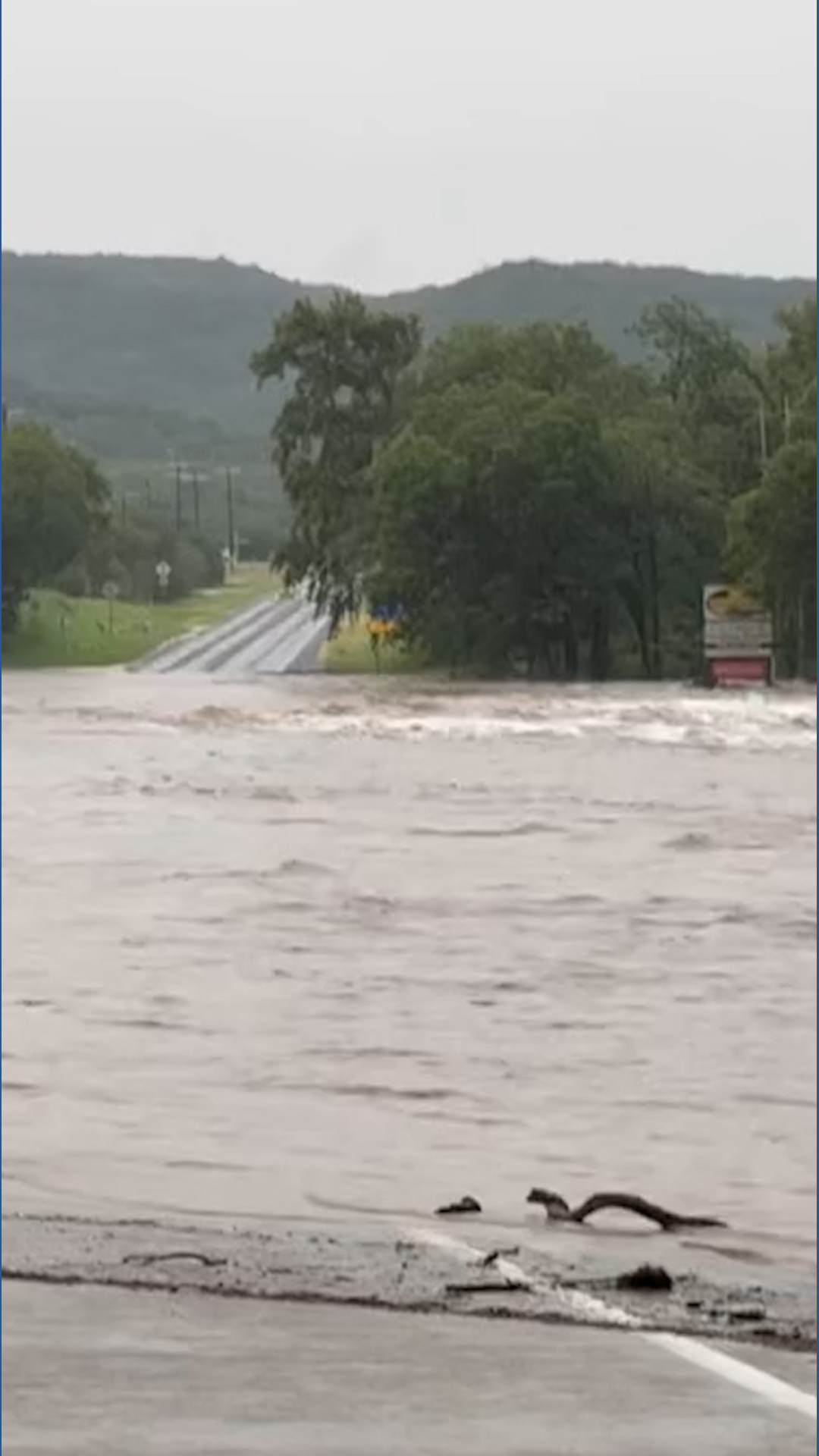 Frio River floods Uvalde County, evacuations underway | 12newsnow.com