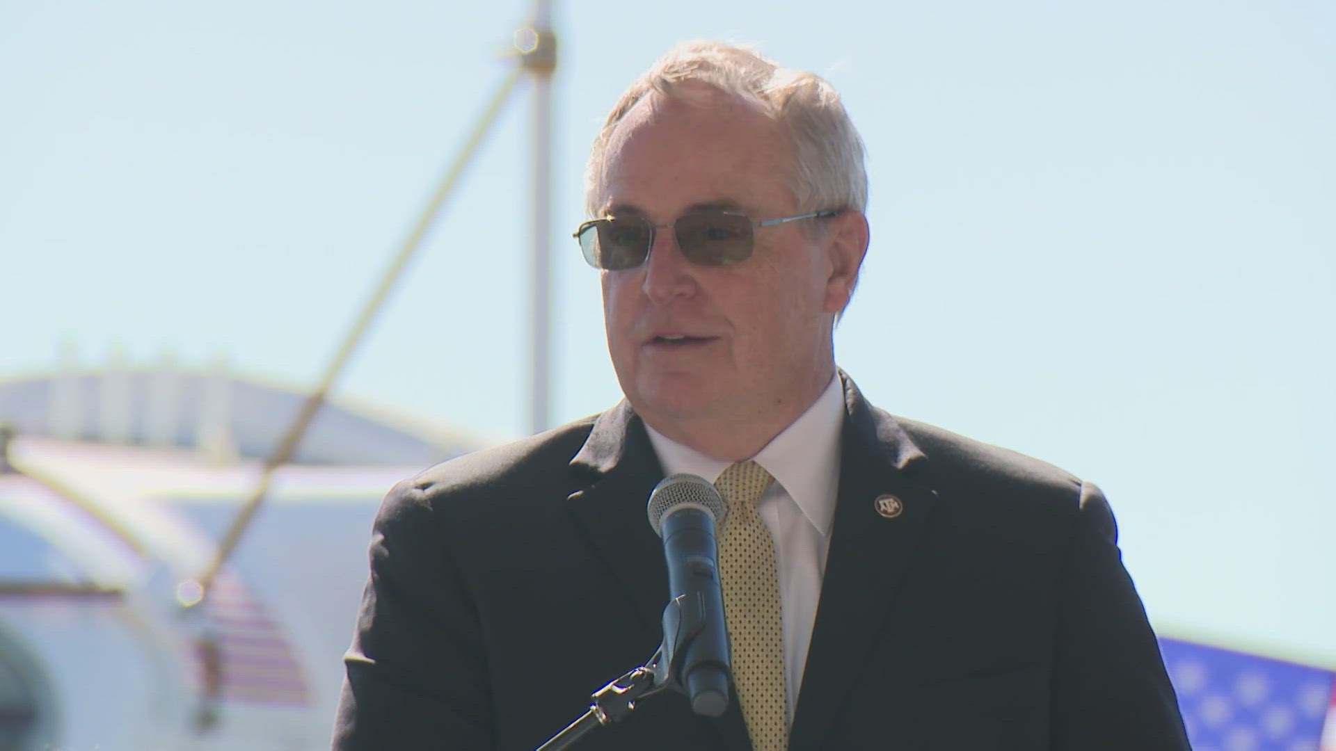 Texas A&M Mark Welsh III to stop down as university president | 12newsnow.com