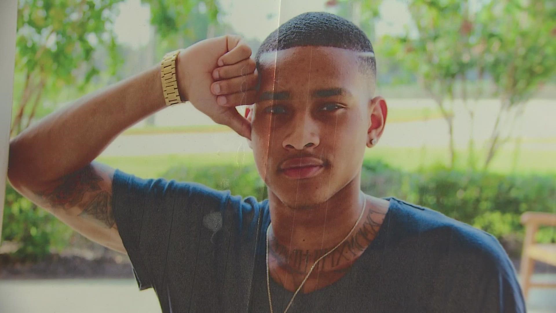 Houston, Texas crime: Man shot and killed outside bowling alley ...