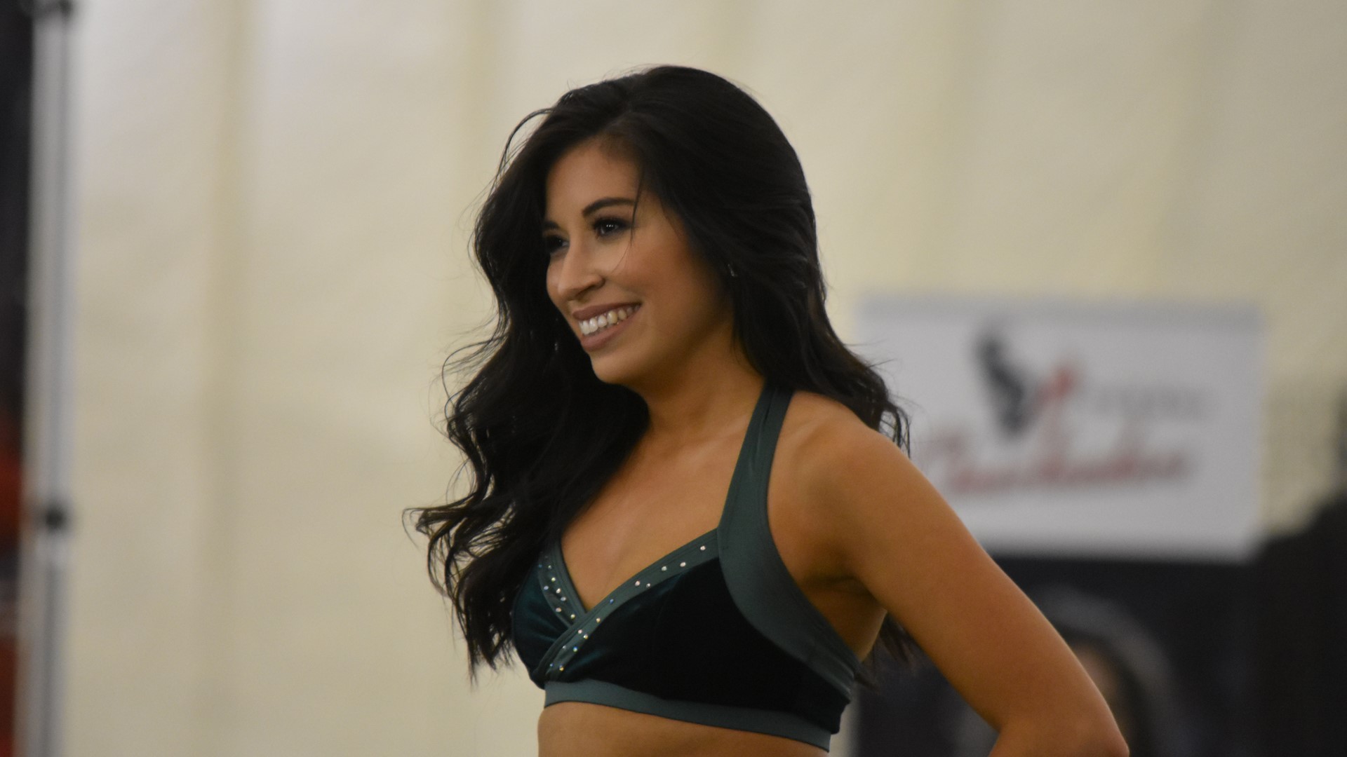 Two Southeast Texas women among 55 finalists to become Houston Texans cheerleaders | 12newsnow.com
