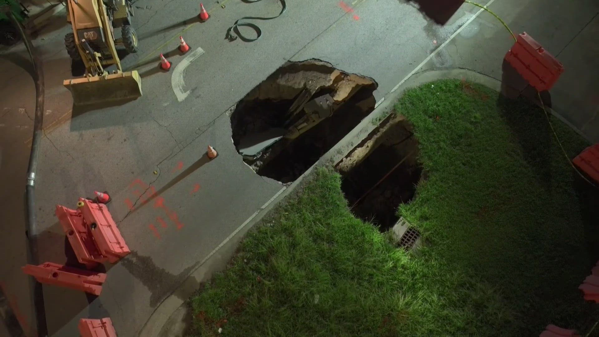 Sinkhole about 4 feet deep leads to street closure in W. Houston ...