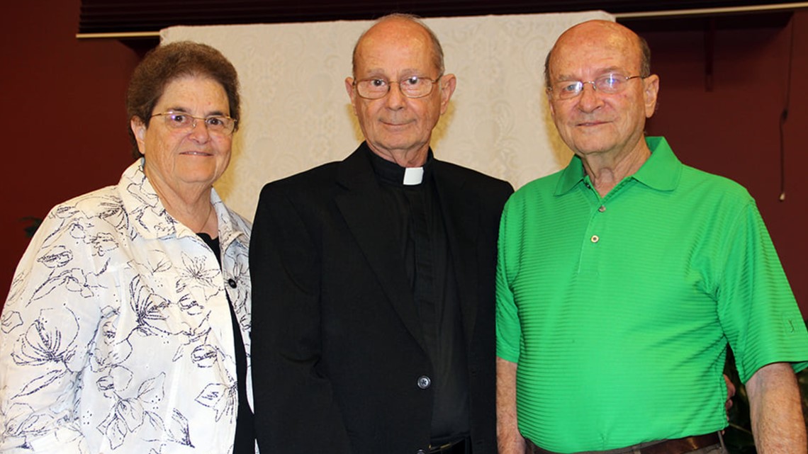 Beaumont Monsignor Ken Greig dies at 80 | 12newsnow.com