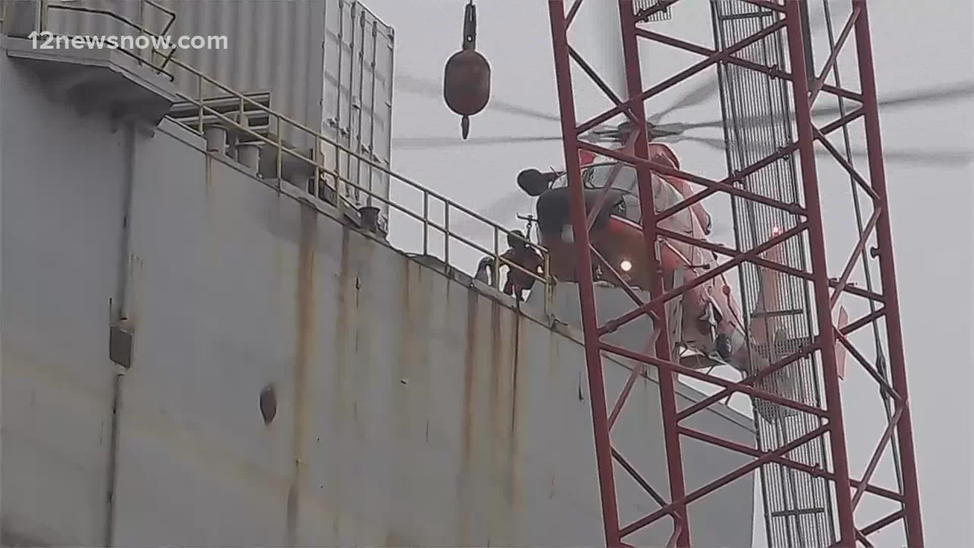 Helicopter rescues 9 workers from Texas oil rig fire in shipyard ...