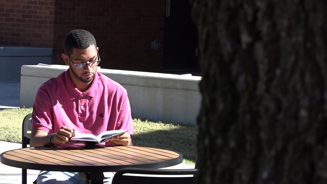 Lamar student takes passion for writing to another level | 12newsnow.com