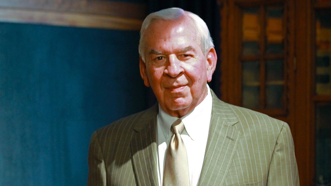 Southeast Texas attorney Walter Umphrey dies at 85 | 12newsnow.com