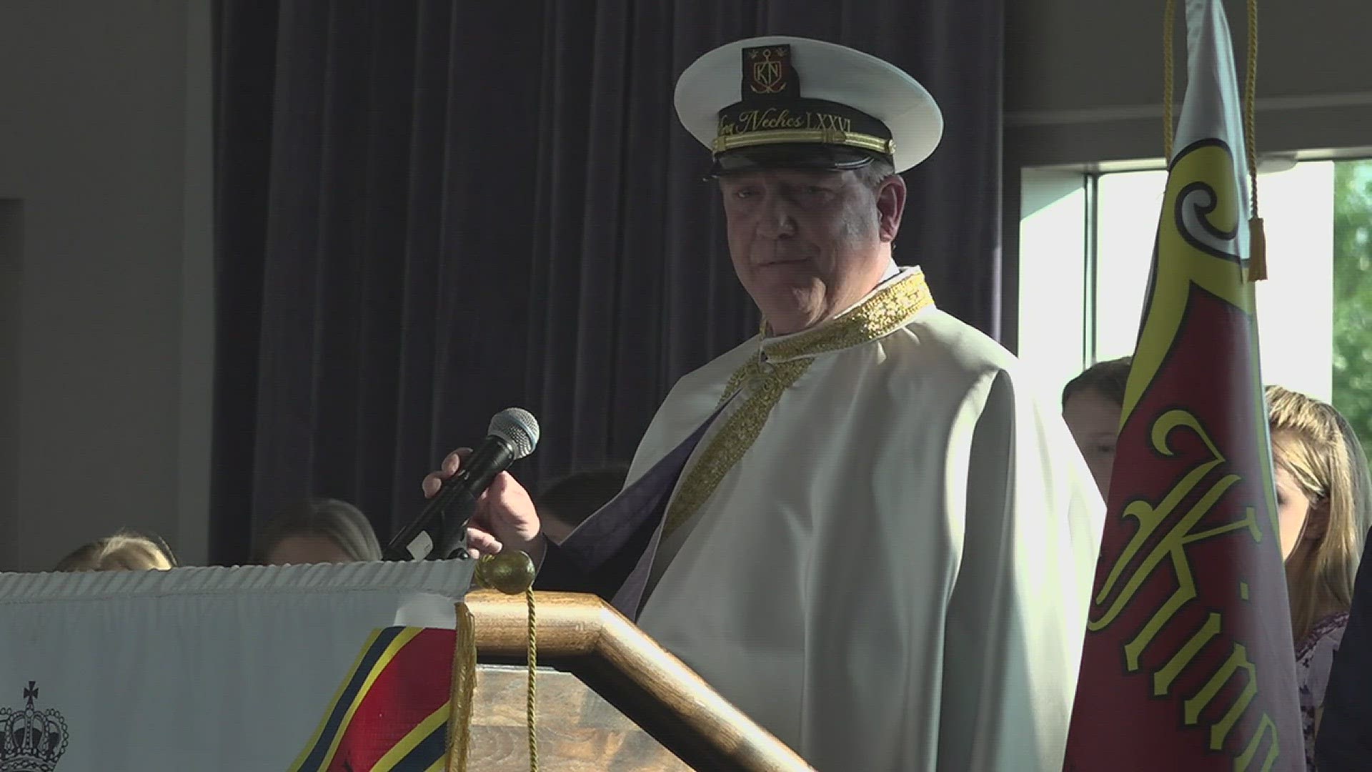 A new king is crowned for the Neches River Festival | 12newsnow.com