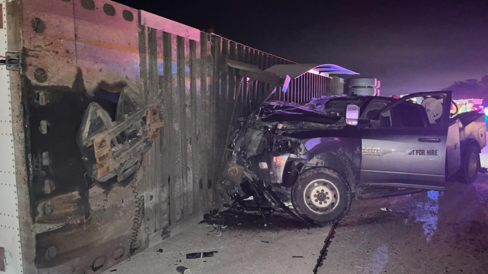 Big rig wreck shuts down WB IH-10 in Vidor for several hours ...